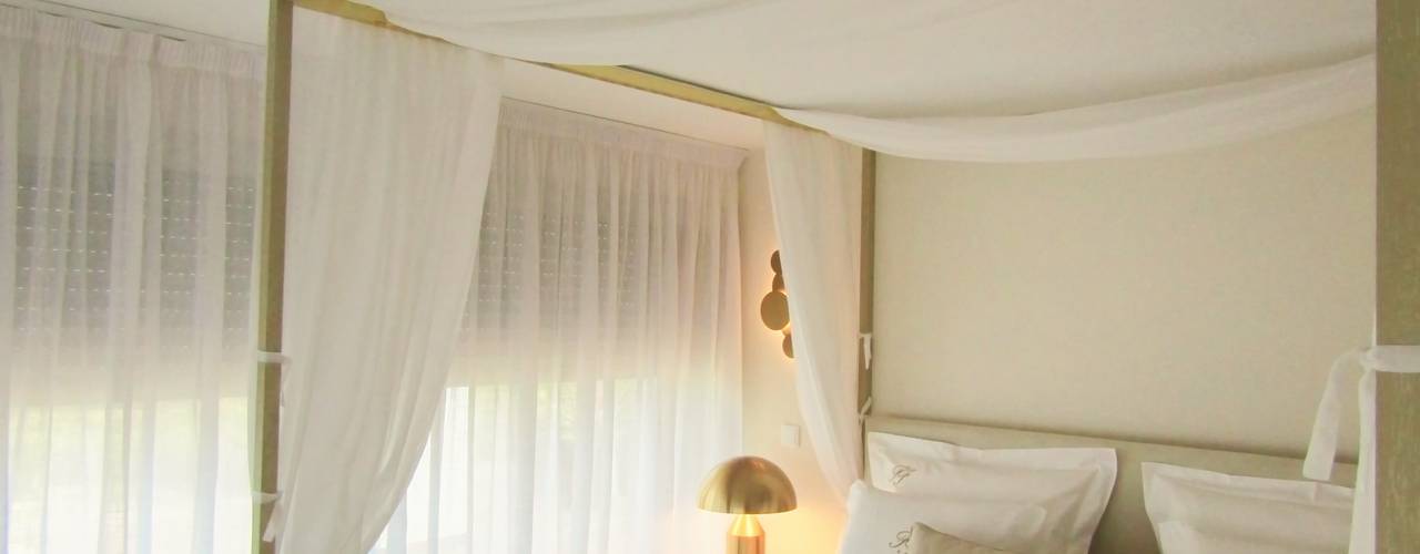 Luxury Sleeping in Style: The Four-Poster Bed as the Showpiece of your ...