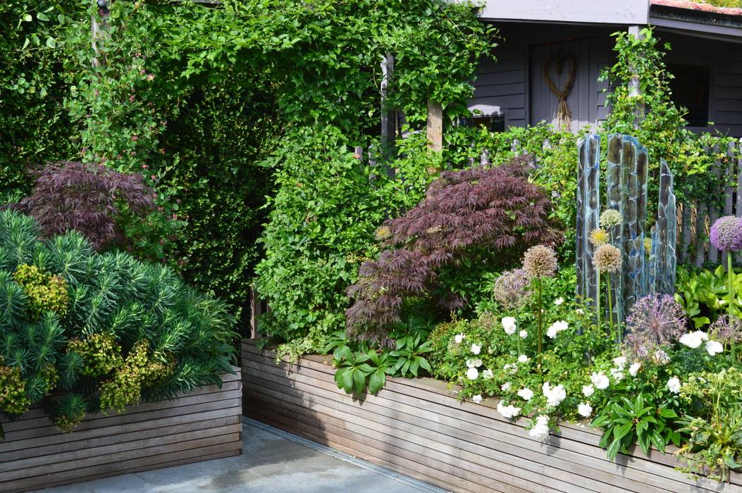 Small enclosed garden | homify