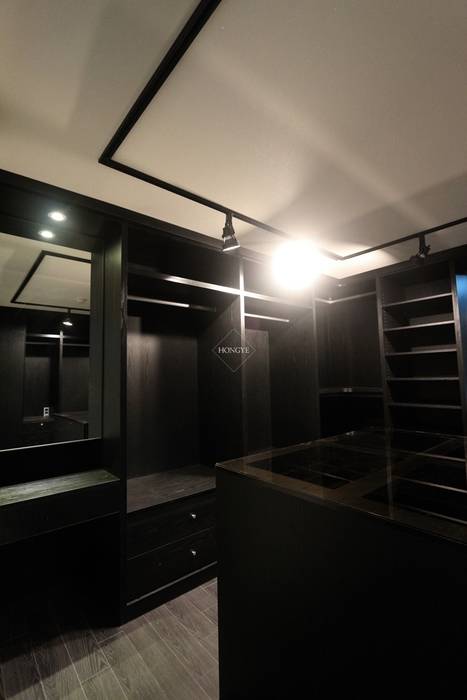 블랙&화이트의 모던한 39py 아파트인테리어, 홍예디자인 | 호미파이 & homify