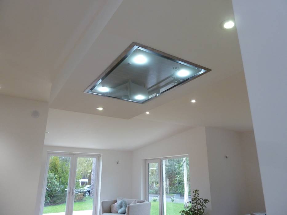 Handless kitchen in matt white lacquer with sharksnose edge profile on ...