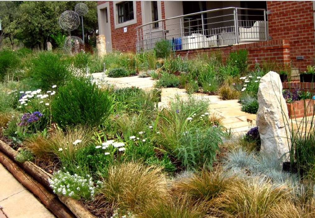 Prairie style front garden modern garden by young landscape design ...