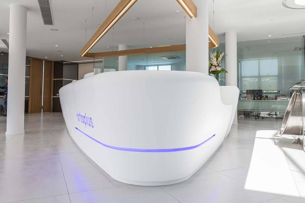 Krion k-life en ortoplus, algo más que un laboratorio de ortodoncia, krion® porcelanosa solid ...