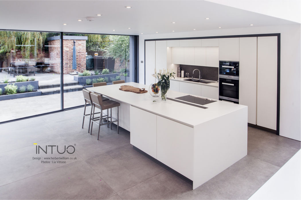 Contemporary shark's nose kitchen intuo built-in kitchens | homify