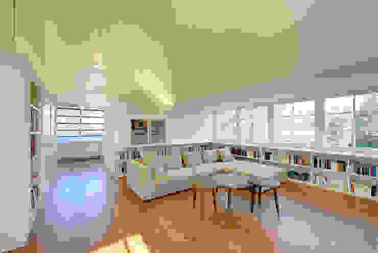 Dachbodenausbau und Sanierung einer Villa in Berlin | homify Dachbodenausbau und Sanierung einer Villa in Berlin | homify