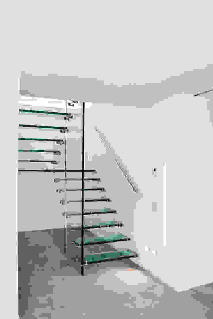 MISTRAL - Gerade Ganzglastreppe mit Podest | homify