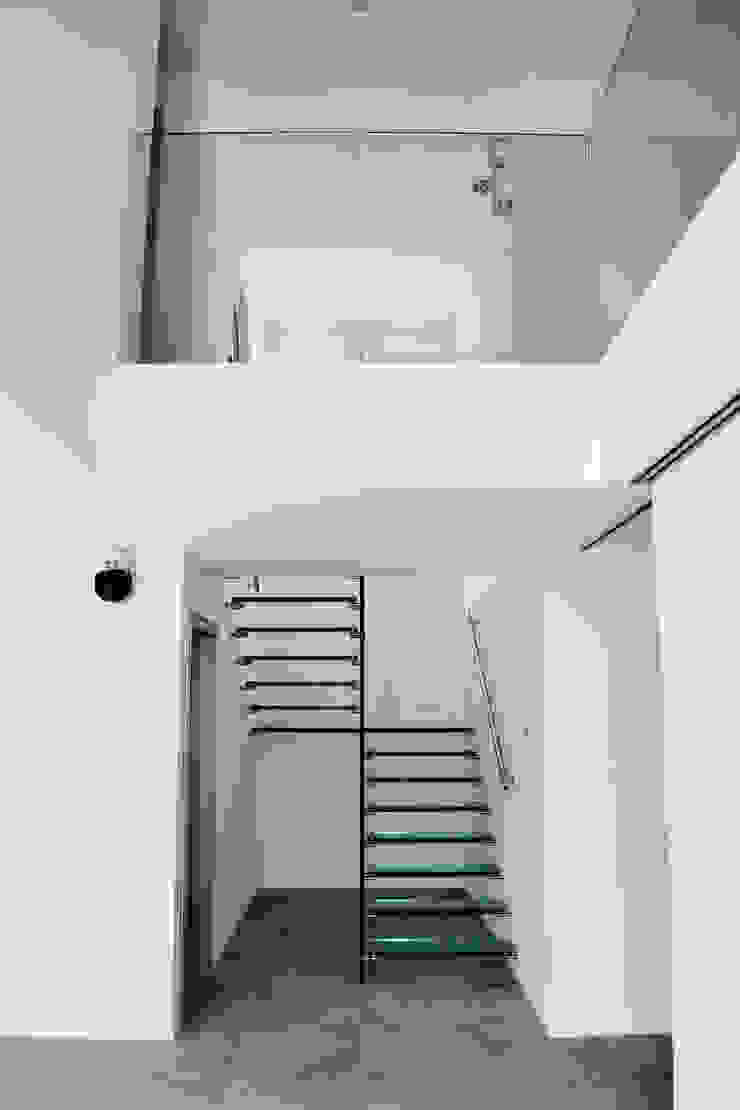 MISTRAL - Gerade Ganzglastreppe mit Podest | homify