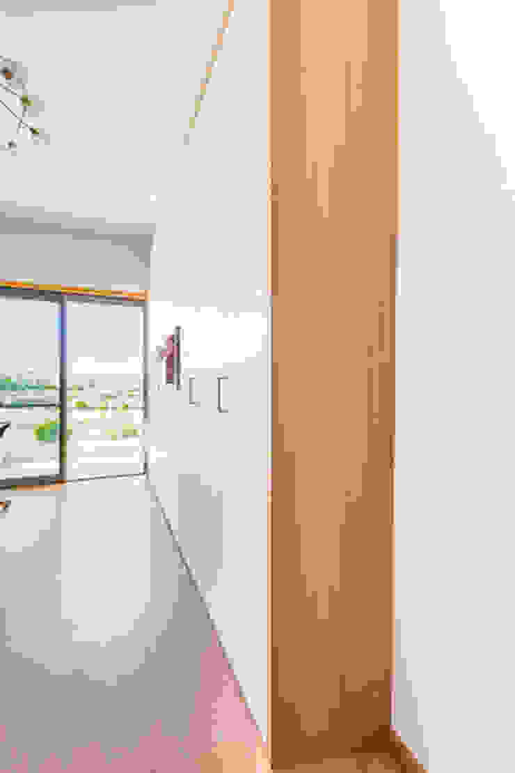 Roupeiro com apenas 35 cm de profundidade | homify