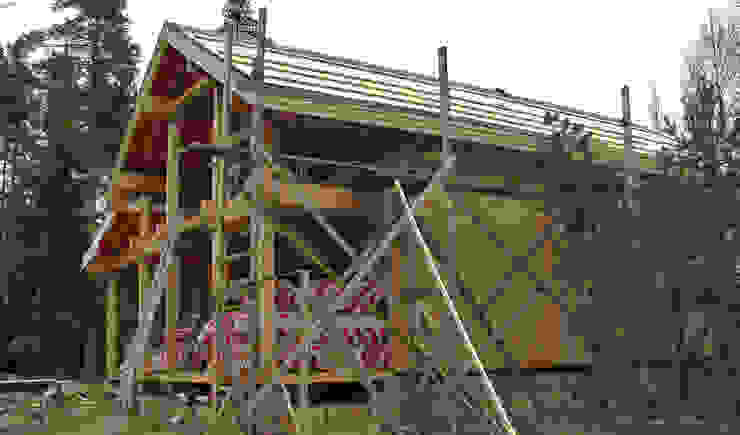 Watch this square log home take shape | homify