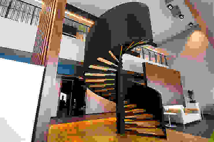 15 Ide Tangga Besi Modern, Indah dan Aman | homify | homify