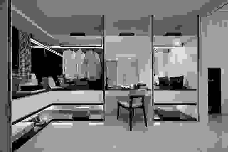 25 fotos de walk in closets para que te inspires y pidas el tuyo | homify