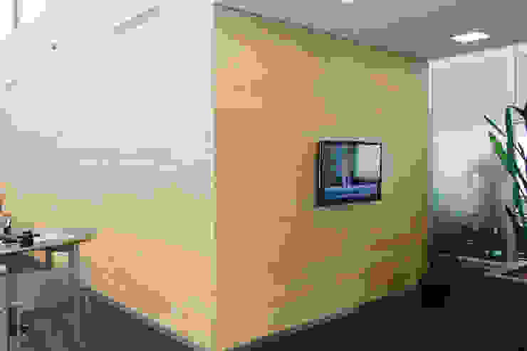 Innenausbau einer Bank von Schreinerei Mairhofer | homify