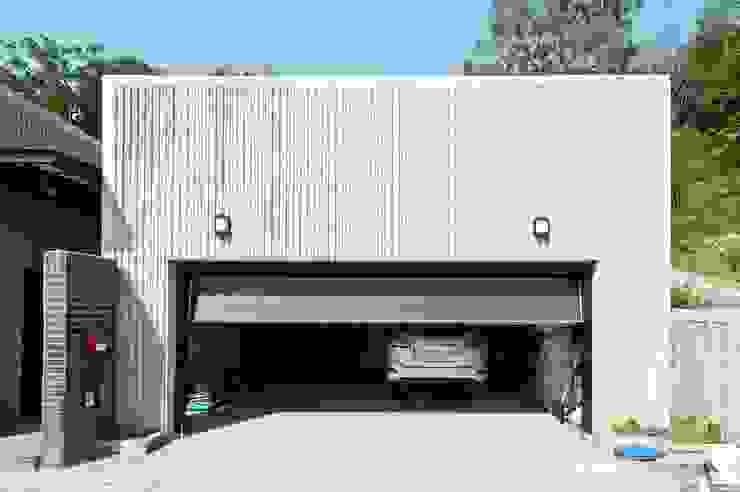 車庫大門設計 23 種風格各異的美麗範例 Homify