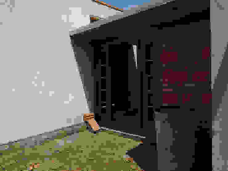 Diseño y Construcción de casa en Valle Anisacate por 1.61 Arquitectos | homify