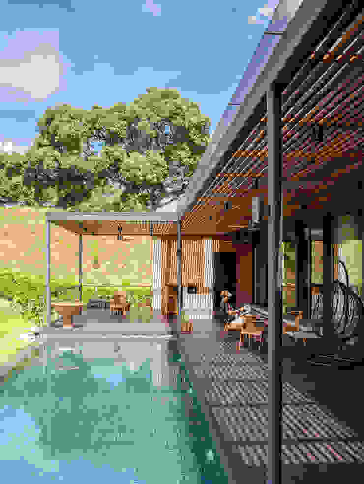 Funnel House - 5 Bedroom Contemporary House | homify