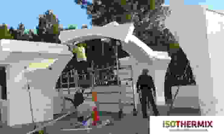 Isothermix: casa ecológica que se envolve com a natureza | homify