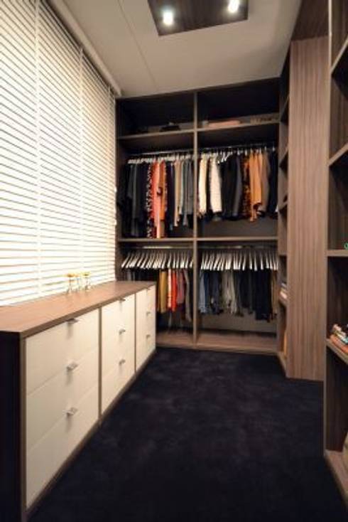 Weinig ruimte? Zo past er toch een kleine inloopkast in je slaapkamer