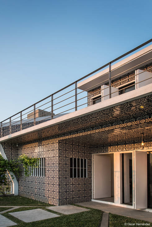 21 Fachadas de ensueño con balcón y terraza que te van a inspirar