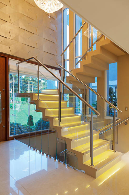 12 ideias lindas para iluminar a escada com spots, pendentes ou LEDs