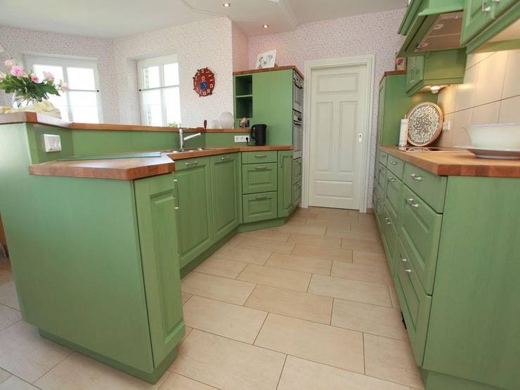 Grüne Landhausküche von H.G. Kuse GmbH | homify
