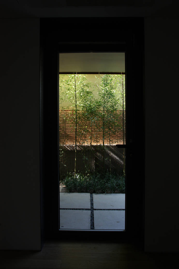 ISON ARCHITECTS 의 Yeon-hui dong house | 호미파이 & homify