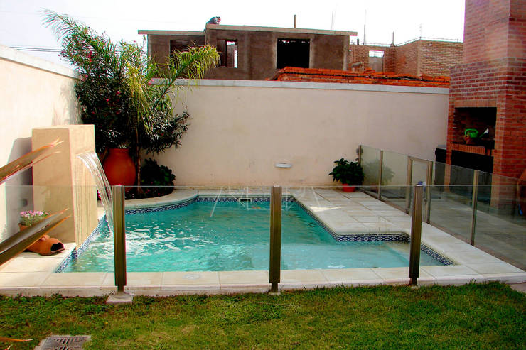 Más de 20 ideas de albercas que caben en patios grandes y pequeños