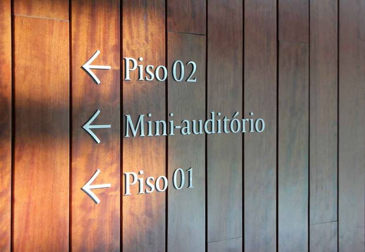 EDIFÍCIO LEONARDO DA VINCI por Tralhão Design Center | homify