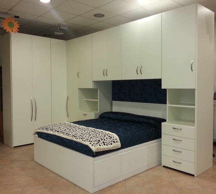 CAMERA DA LETTO AD ANGOLO E A PONTE di CORDEL s.r.l. | homify