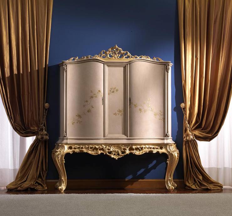 Come Riconoscere l'Epoca di un Mobile Antico