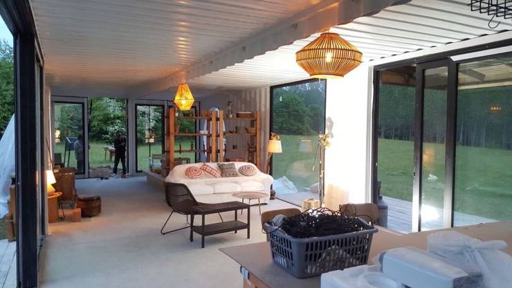 Big living in container spaces