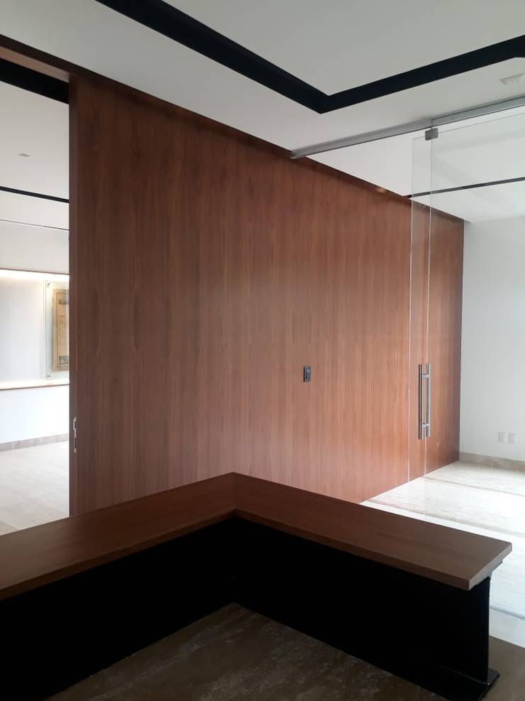 PROYECTO (MUROS ENCHAPADO) USO OFICINA de La ChaPa | homify