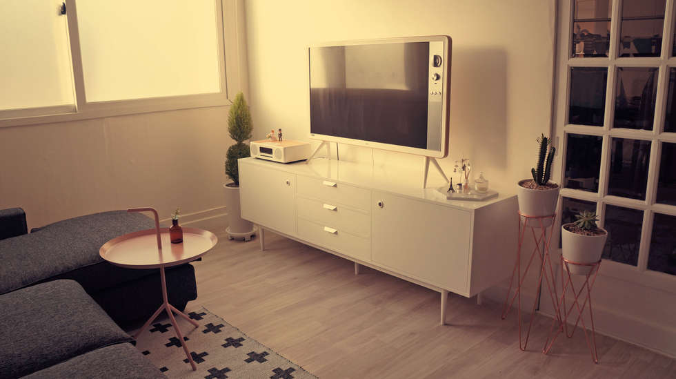 신혼집 20평대 self interior: toki의 침실 | homify