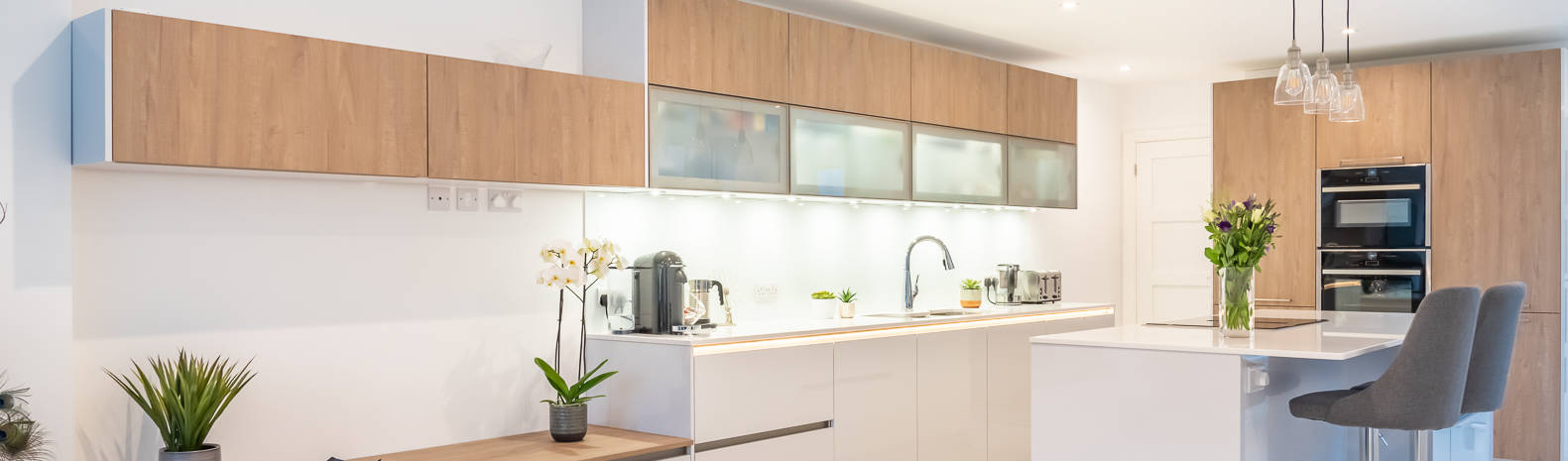 Zara Kitchen Design: Diseñadores de cocinas en Wokingham | homify