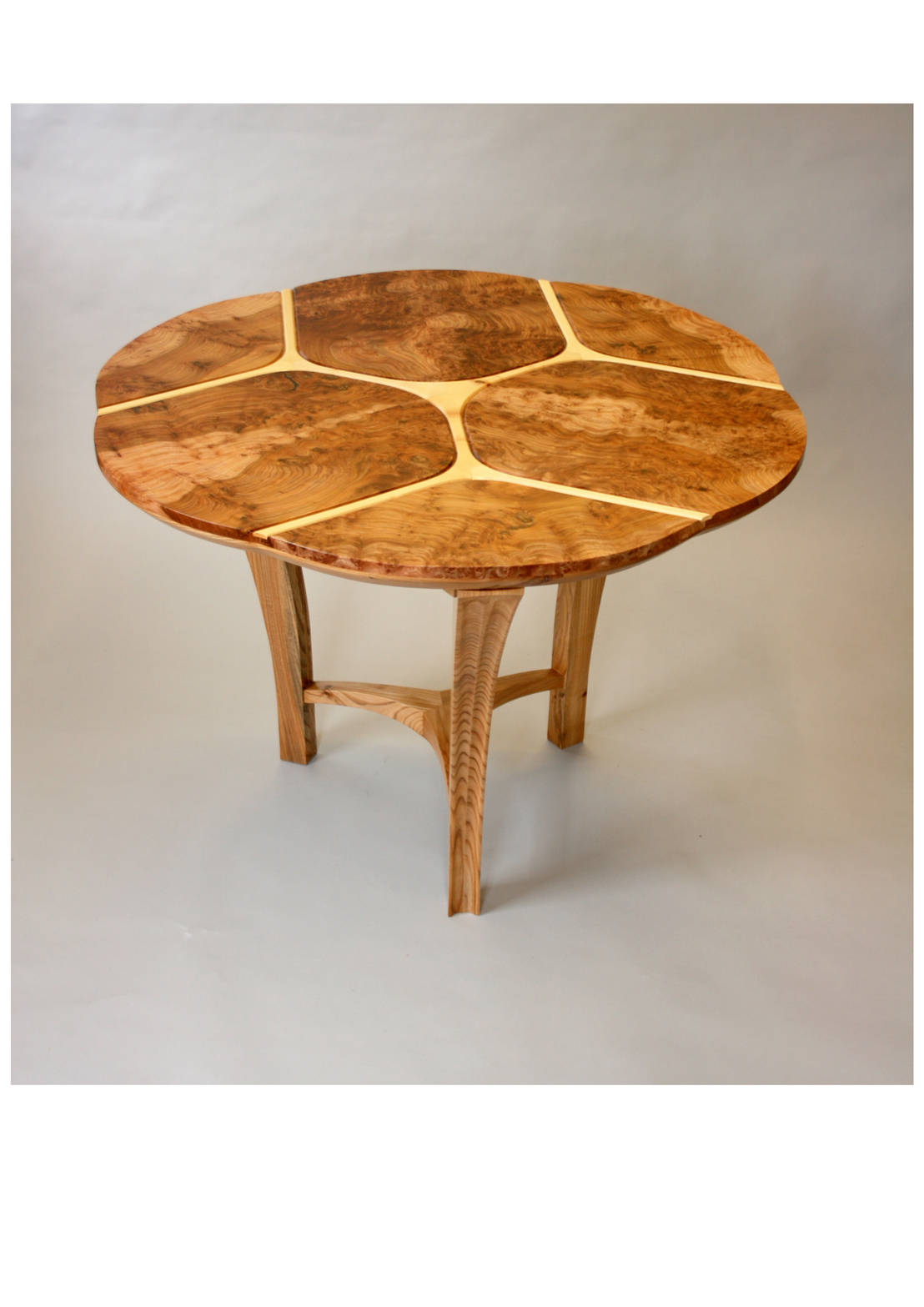 Trinity dining table | homify