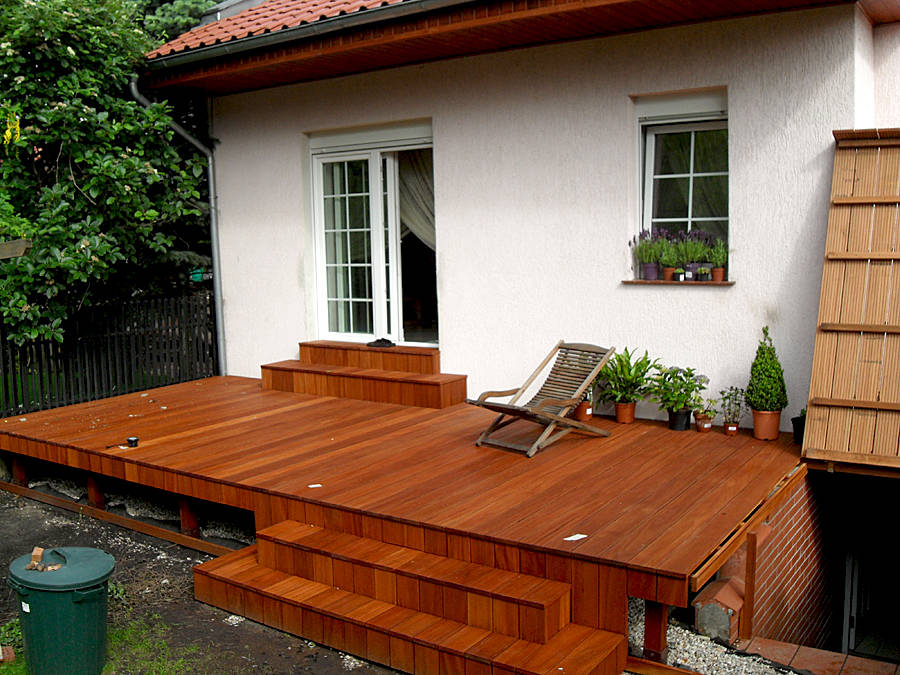 Taras drewniany. Realizacja w Zielonej Górze | homify Taras drewniany. Realizacja w Zielonej Górze | homify
