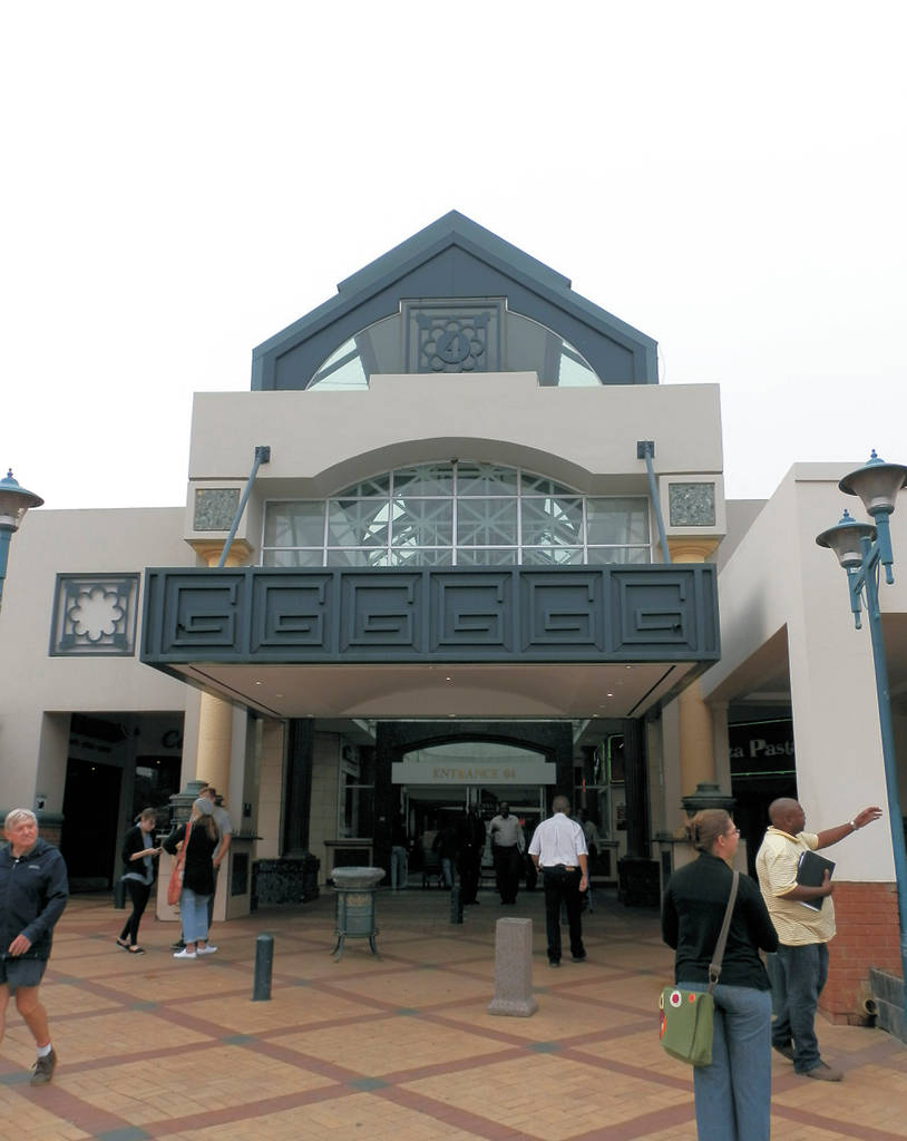 Cresta shopping mall revamp, spegash interiors | 호미파이 & homify