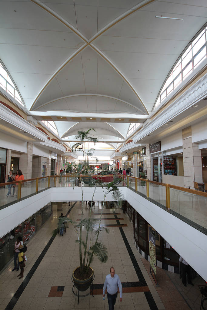 Cresta shopping mall revamp, spegash interiors | homify