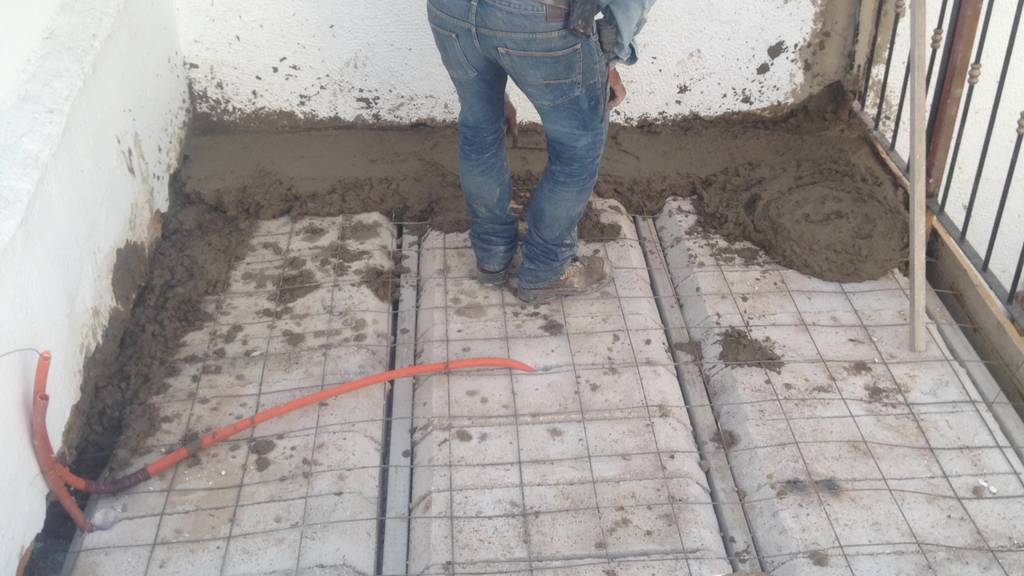 Capa de compresión losa de entrepiso del área de servicio de planta ...