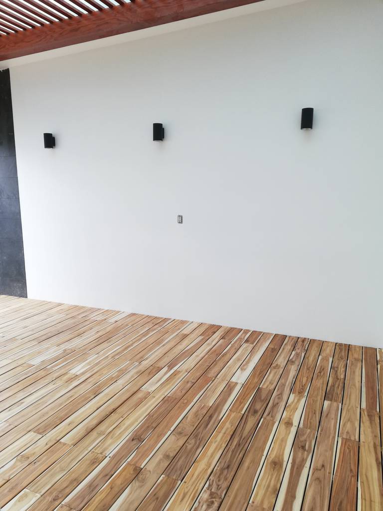 Colocación completa de firme con acabado deck teka. | homify