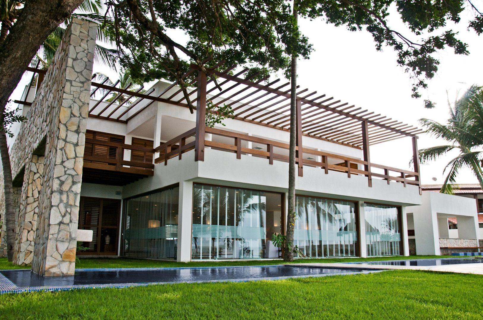 13 espectaculares fachadas de casas de playa alrededor del mundo | homify