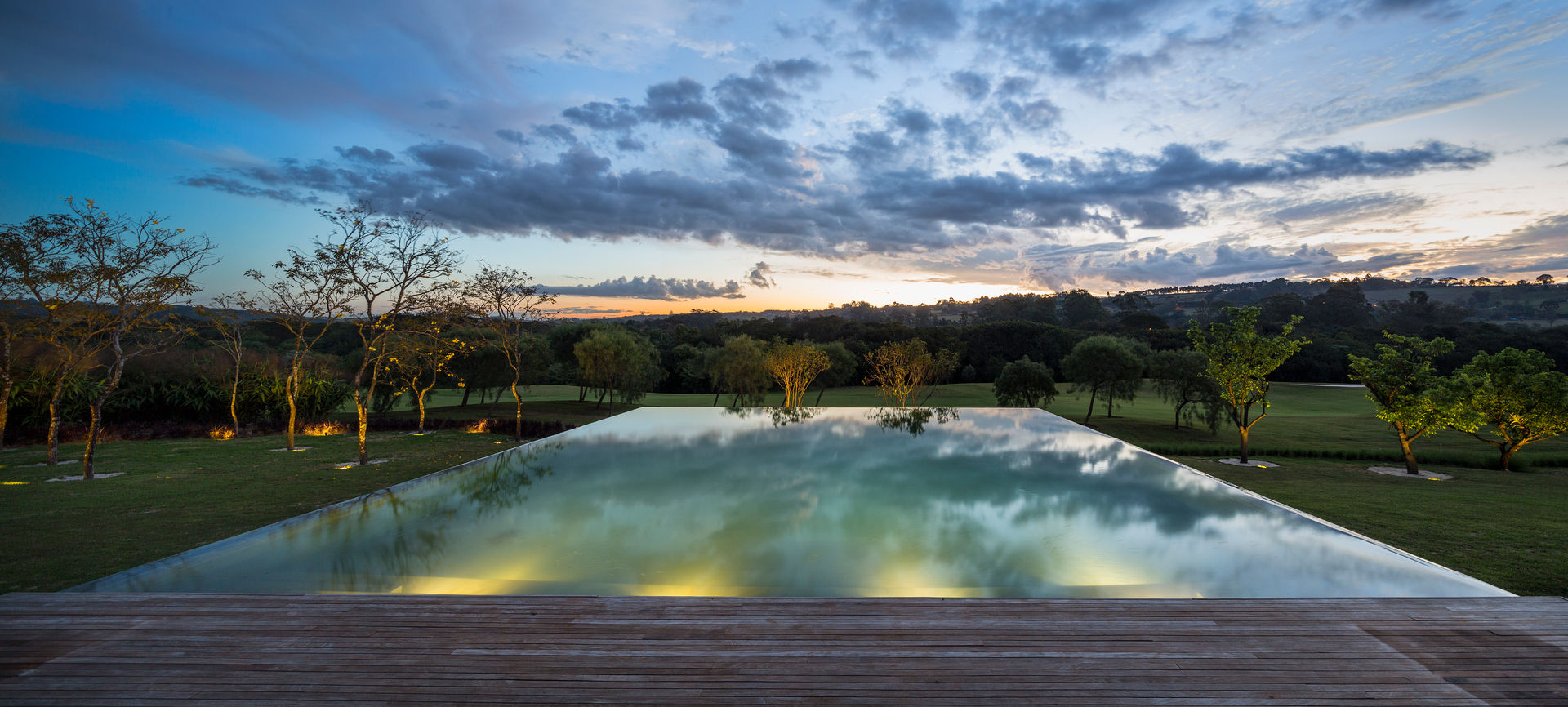 As Piscinas Mais Lindas do Mundo: 10 Inspirações Inigualáveis em Design ...