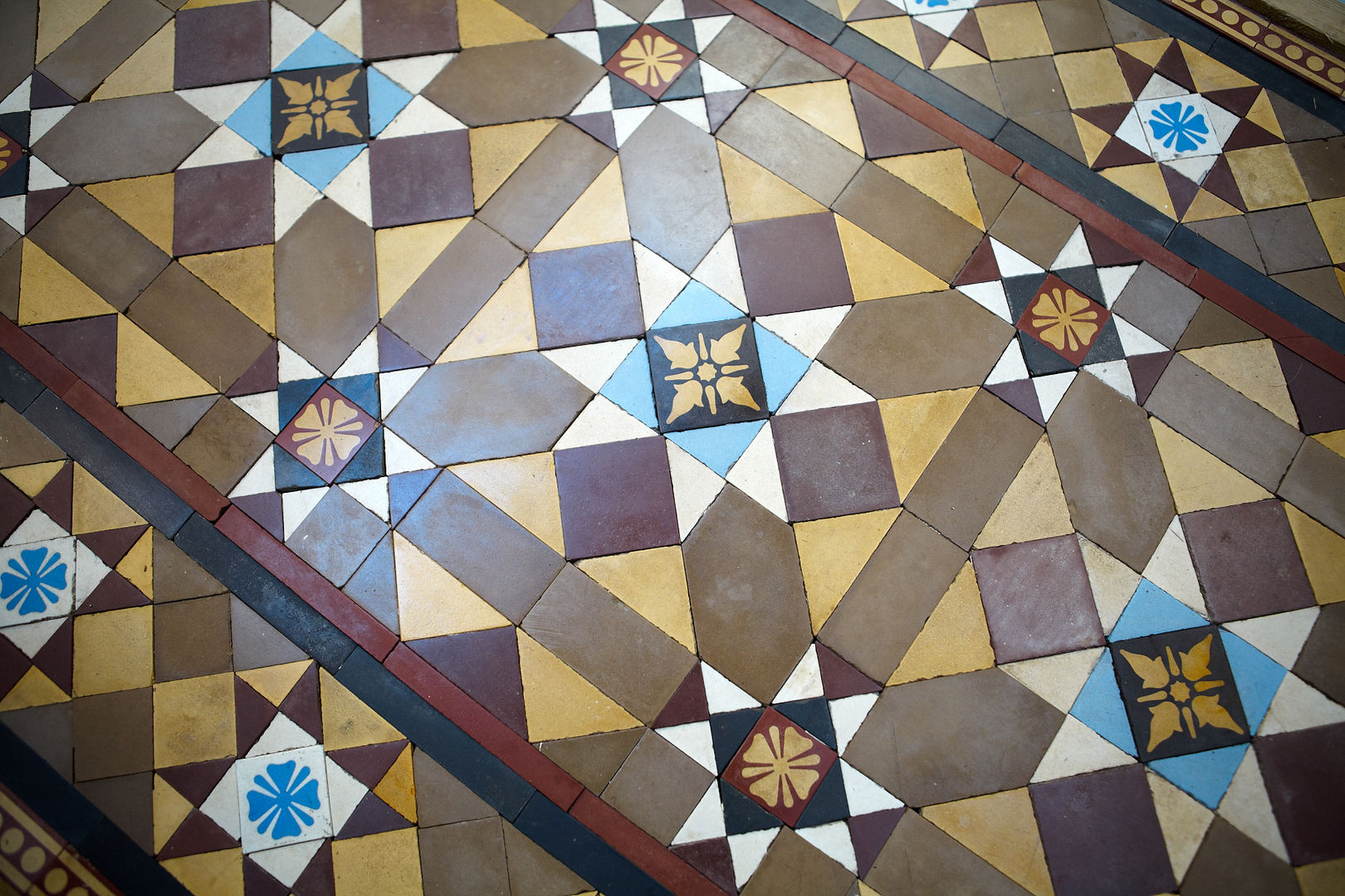 How to pick perfect patterned floor tiles | homify