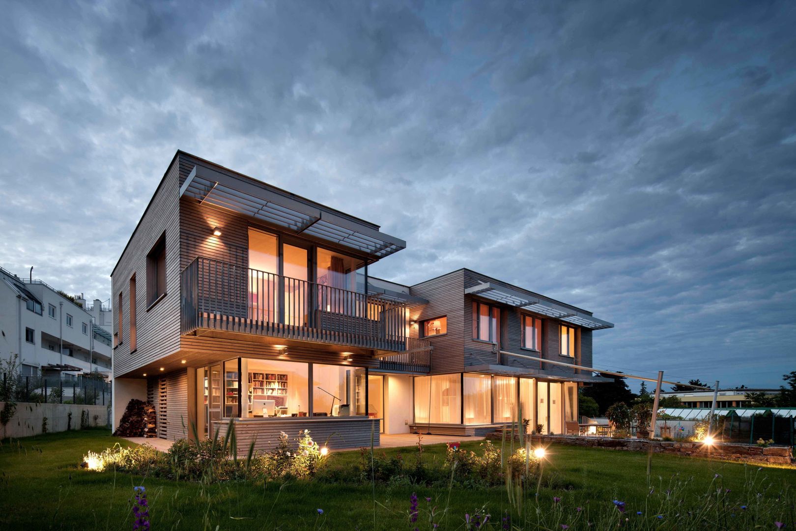 A single-family home designed to drink in the sun | homify