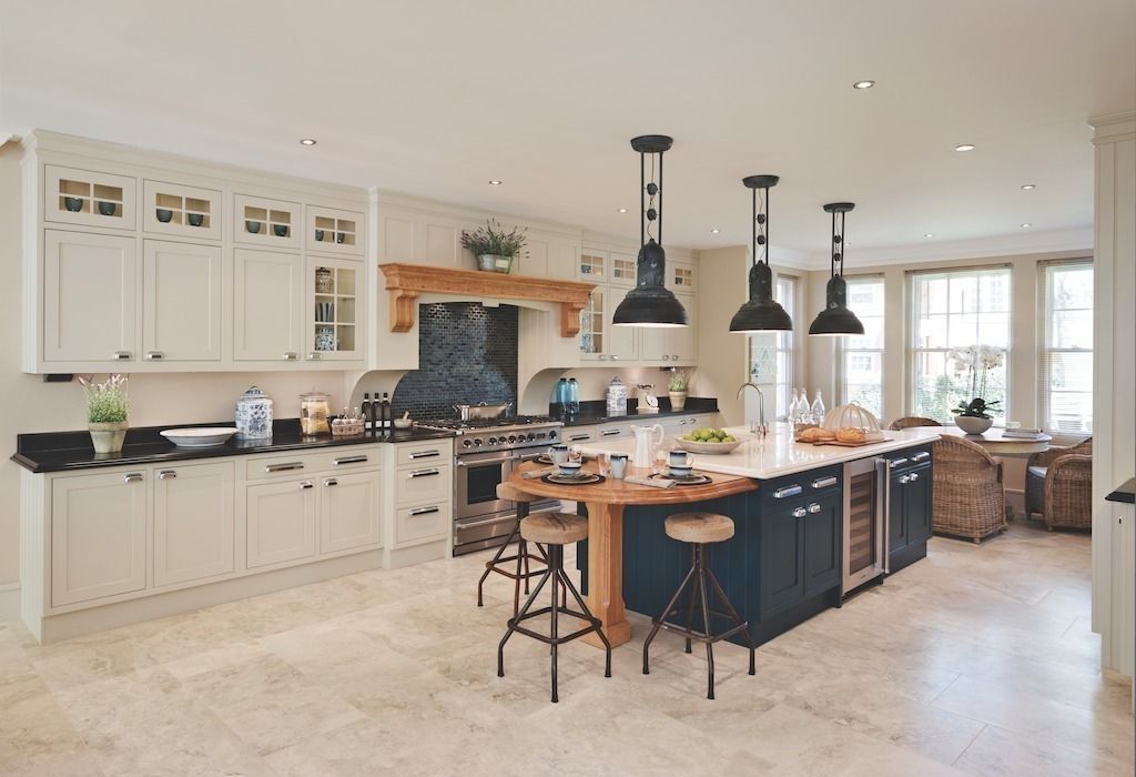 Mutfakların küçük ve kullanışlı ögeleri: Plastik, ahşap ve metal tabure ...