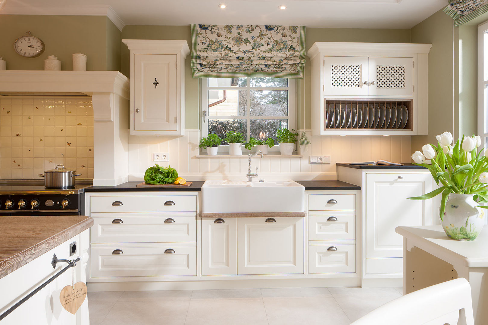 10 spine-tingling British country kitchens | homify