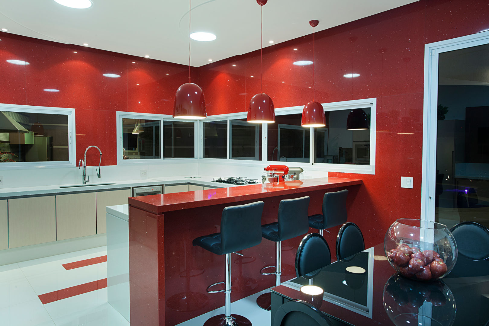 7 Steaming Hot Kitchens In Bold And Beautiful Colours! | homify