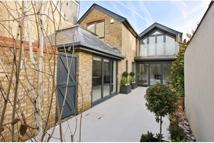 Coach house with a musical past | homify