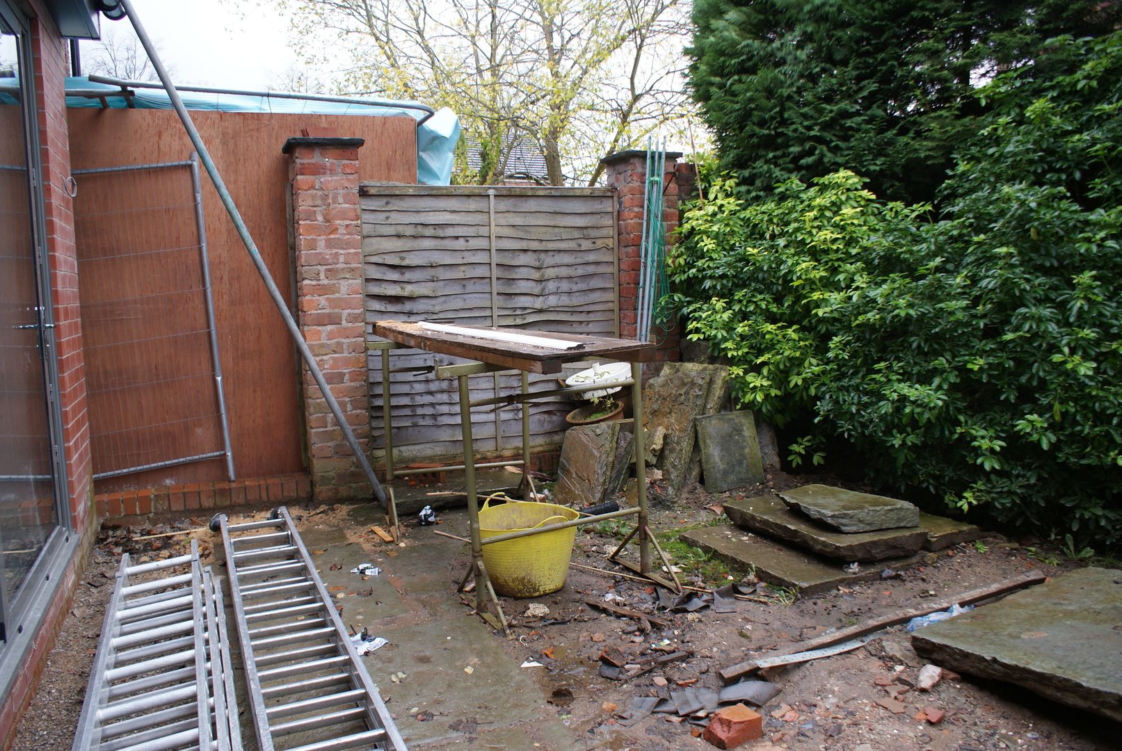 An abandoned garden transformed into a cosy outdoor space | homify