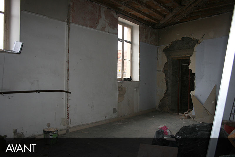 A crumbling room becomes a sleek studio apartment | homify