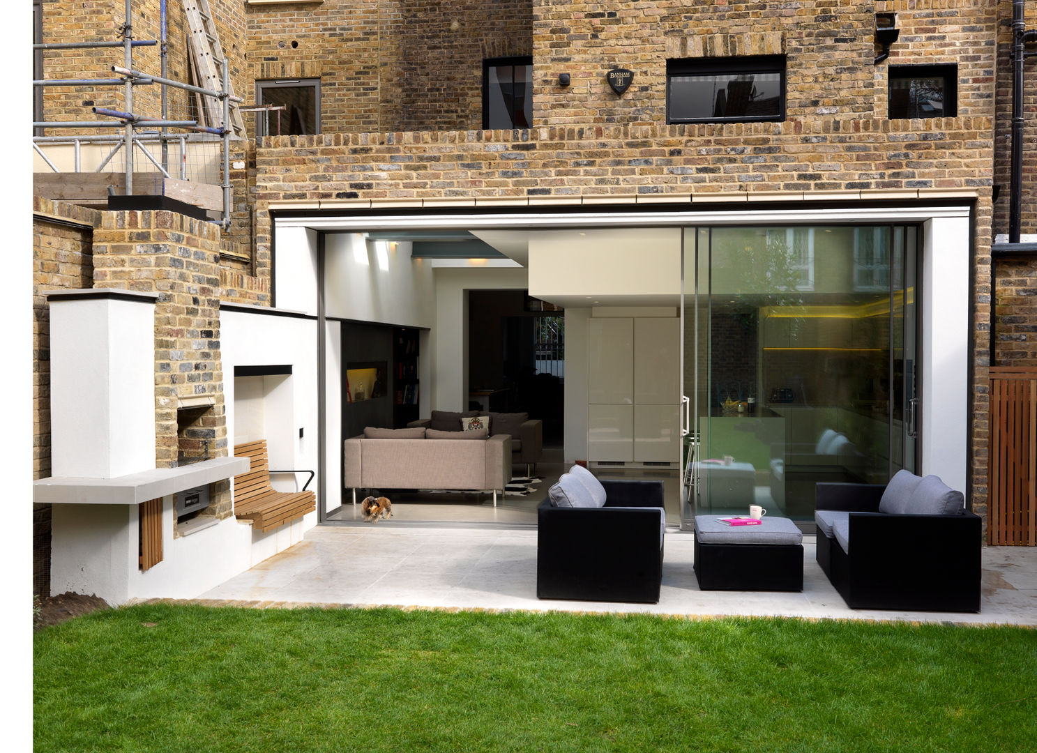 Top 5 Projects of the Week: Ultimate Backyards to a Revived Cottage ...