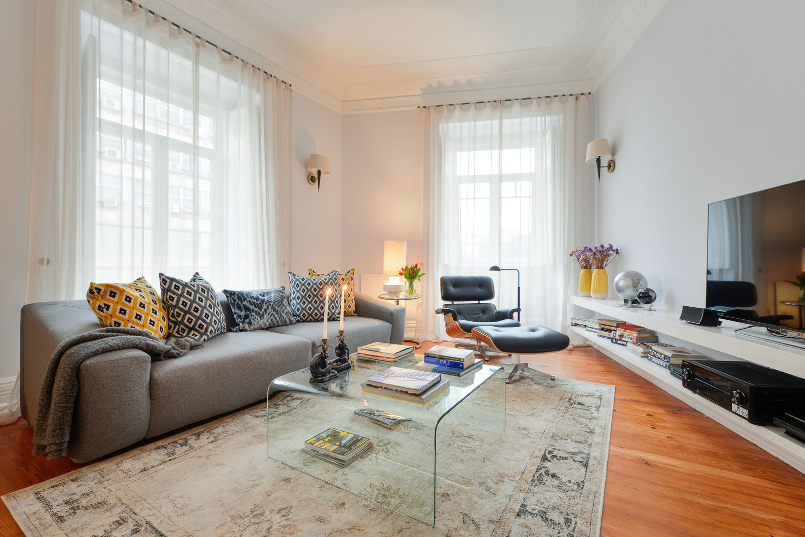 A modern home with exciting patterns and bold colours | homify